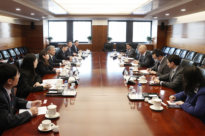 Assistant Minister Tang Wenhong meets with Saudi Aramco's Executive ...